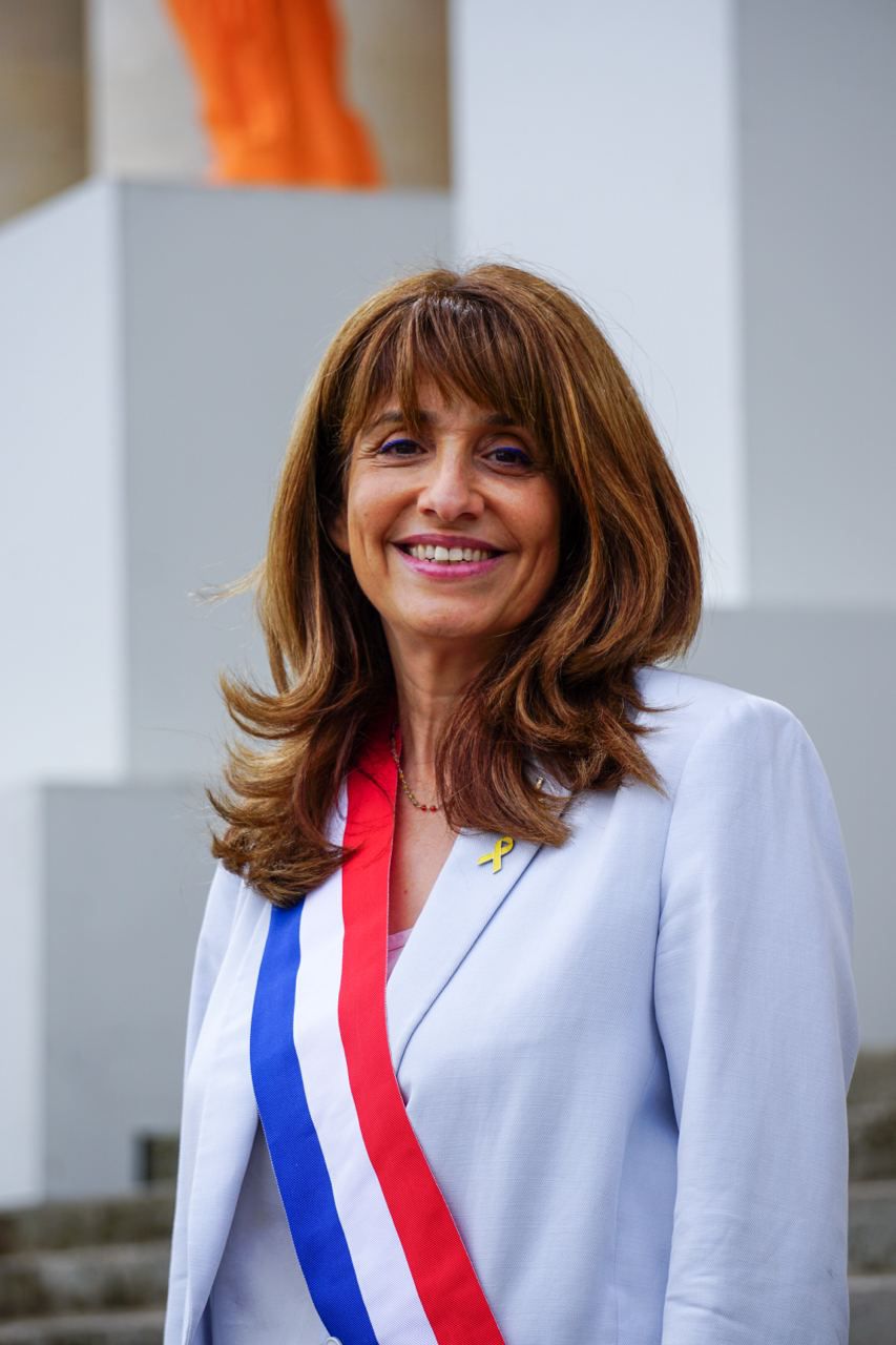 Caroline Yadan : je m’éloigne d’Emmanuel Macron et je siègerai ...